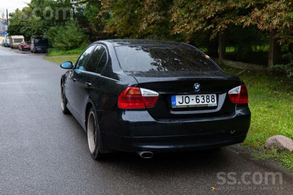 BMW 320 2008 in Riga on AUTOMOTO.COM.LV Black BMW 320 2008 in Riga, with an engine capacity of 2.00 L and mileage of 289 thousand km for 3500 €, photo 7 on AUTOMOTO.COM.LV