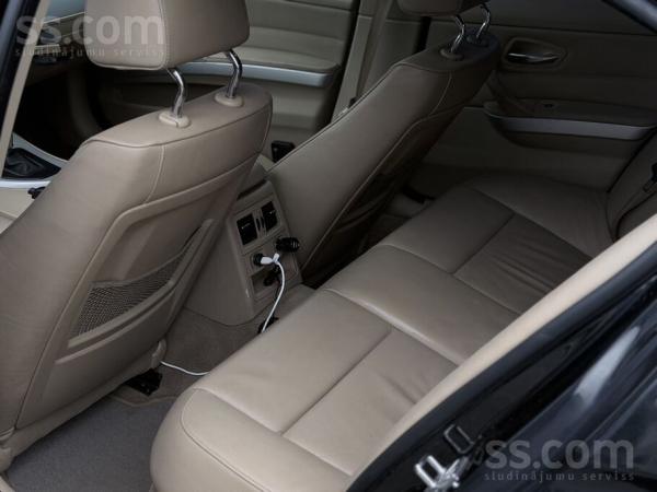 Black BMW 320 2008 in Riga, with an engine capacity of 2.00 L and mileage of 440 thousand km for 3750 €, photo 10 on AUTOMOTO.COM.LV