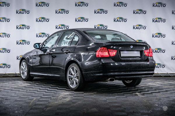 Melns BMW 320 2009 Kauņa, ar dzinēja tilpumu 2.00 L un nobraukumu 292 tūkst. km par 5490 €, foto 4 vietnē AUTOMOTO.COM.LV