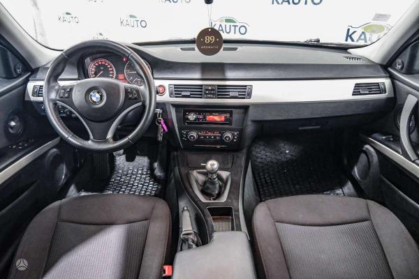 Melns BMW 320 2009 Kauņa, ar dzinēja tilpumu 2.00 L un nobraukumu 292 tūkst. km par 5490 €, foto 8 vietnē AUTOMOTO.COM.LV