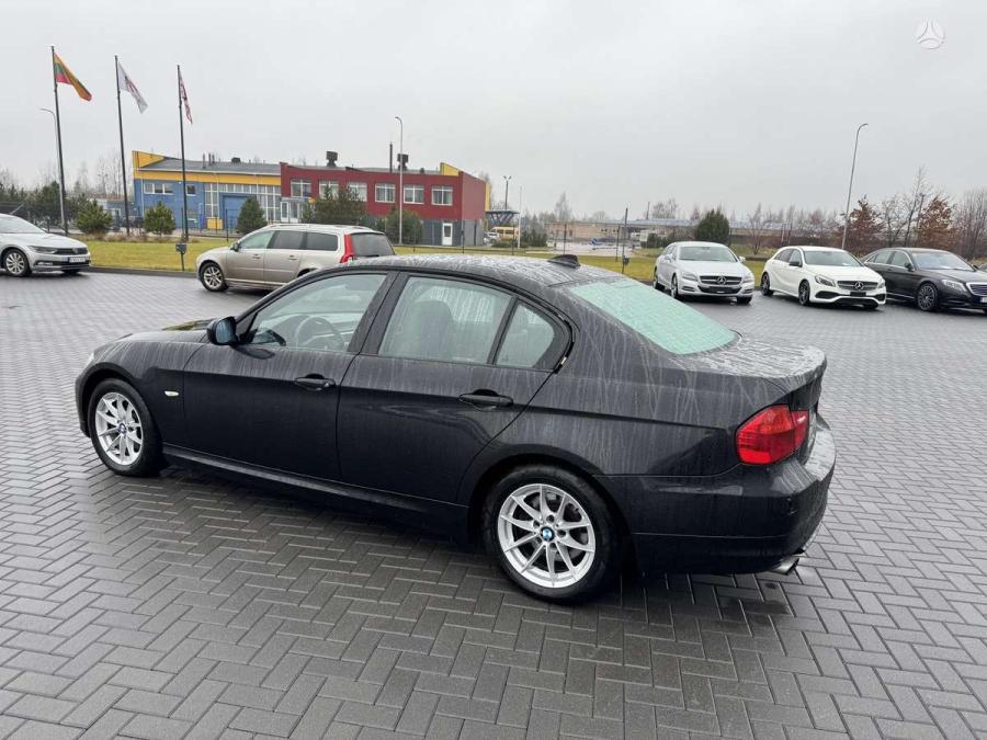 Black BMW 320 2009 in Telschi, with an engine capacity of 2.00 L and mileage of 186 thousand km for 3600 €, photo 3 on AUTOMOTO.COM.LV