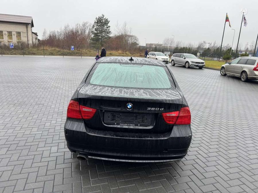 Black BMW 320 2009 in Telschi, with an engine capacity of 2.00 L and mileage of 186 thousand km for 3600 €, photo 5 on AUTOMOTO.COM.LV