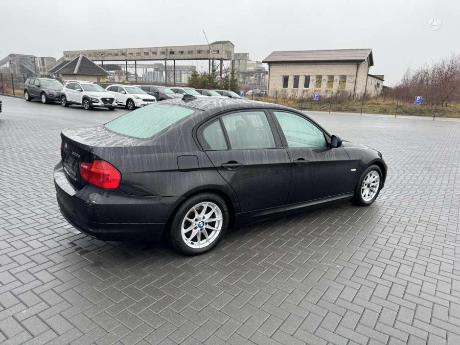 Black BMW 320 2009 in Telschi, with an engine capacity of 2.00 L and mileage of 186 thousand km for 3600 €, photo 7 on AUTOMOTO.COM.LV