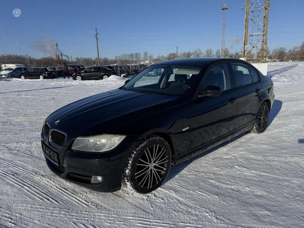 Melns BMW 320 2009 Marijampole, ar dzinēja tilpumu 2.00 L un nobraukumu 366 tūkst. km par 2950 €, foto 1 vietnē AUTOMOTO.COM.LV