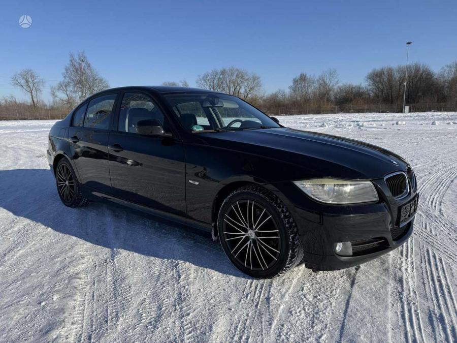 Black BMW 320 2009 in Marijampole, with an engine capacity of 2.00 L and mileage of 366 thousand km for 2950 €, photo 2 on AUTOMOTO.COM.LV