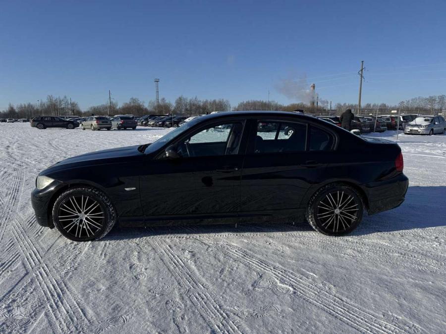 Black BMW 320 2009 in Marijampole, with an engine capacity of 2.00 L and mileage of 366 thousand km for 2950 €, photo 5 on AUTOMOTO.COM.LV