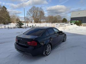 Black BMW 320 2009 in Vilnius, with an engine capacity of 2.00 L and mileage of 322 thousand km for 6100 €, photo 6 on AUTOMOTO.COM.LV