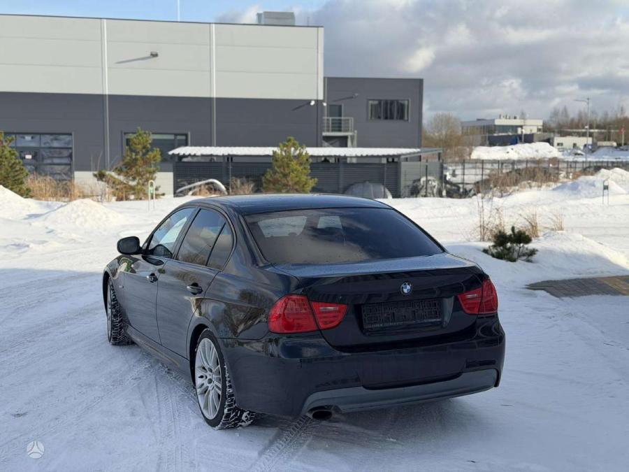 Black BMW 320 2009 in Vilnius, with an engine capacity of 2.00 L and mileage of 322 thousand km for 6100 €, photo 7 on AUTOMOTO.COM.LV
