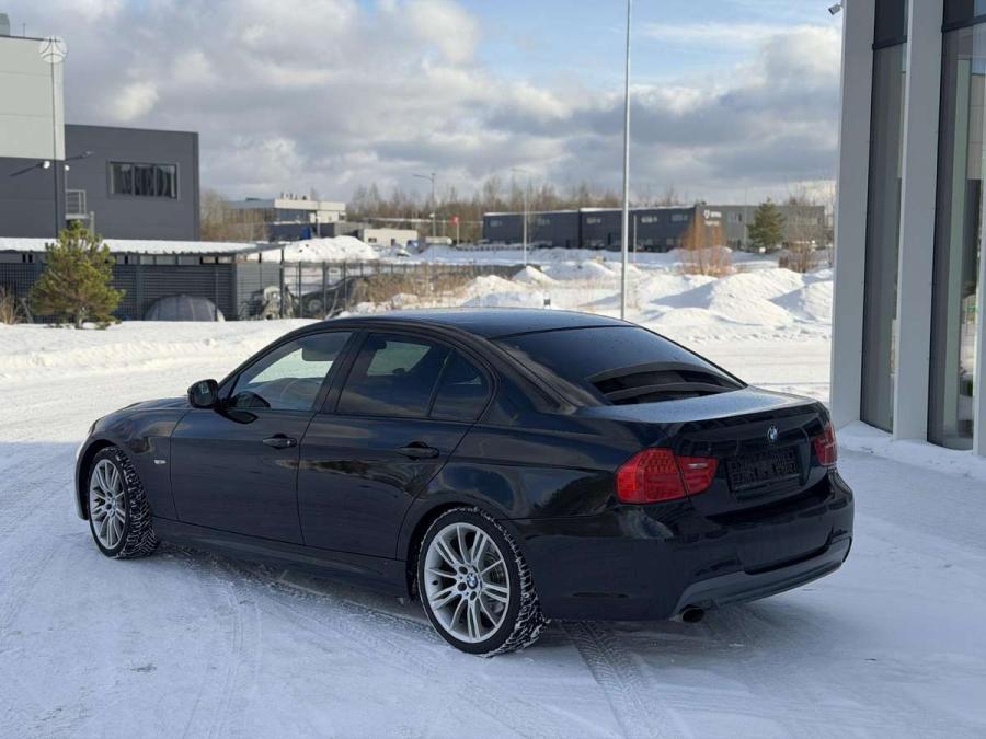 Black BMW 320 2009 in Vilnius, with an engine capacity of 2.00 L and mileage of 322 thousand km for 6100 €, photo 8 on AUTOMOTO.COM.LV