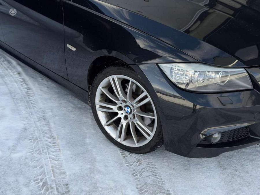 Black BMW 320 2009 in Vilnius, with an engine capacity of 2.00 L and mileage of 322 thousand km for 6100 €, photo 14 on AUTOMOTO.COM.LV