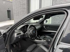 Black BMW 320 2009 in Vilnius, with an engine capacity of 2.00 L and mileage of 322 thousand km for 6100 €, photo 16 on AUTOMOTO.COM.LV