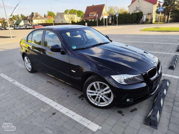 Black BMW 320 2009 in Raseiniai, with an engine capacity of 2.00 L and mileage of 281 thousand km for 4390 €, photo 1 on AUTOMOTO.COM.LV