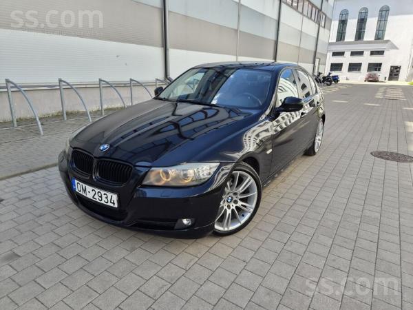 Melns BMW 320 2009 Jelgava, ar dzinēja tilpumu 2.00 L un nobraukumu 330 tūkst. km par 6400 €, foto 1 vietnē AUTOMOTO.COM.LV
