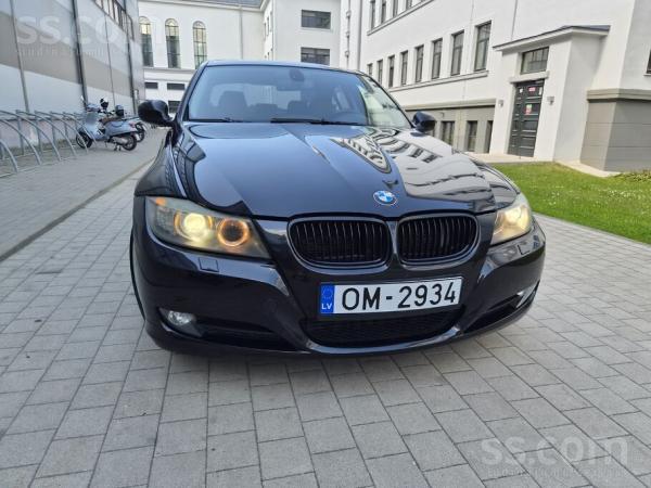 Melns BMW 320 2009 Jelgava, ar dzinēja tilpumu 2.00 L un nobraukumu 330 tūkst. km par 6400 €, foto 2 vietnē AUTOMOTO.COM.LV