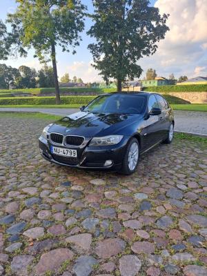 Black BMW 320 2009 in Daugavpils, with an engine capacity of 2.00 L and mileage of 267 thousand km for 6555 €, photo  on AUTOMOTO.COM.LV