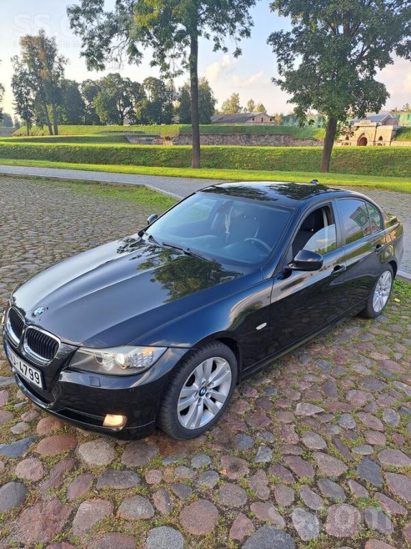 Black BMW 320 2009 in Daugavpils, with an engine capacity of 2.00 L and mileage of 267 thousand km for 6555 €, photo 8 on AUTOMOTO.COM.LV