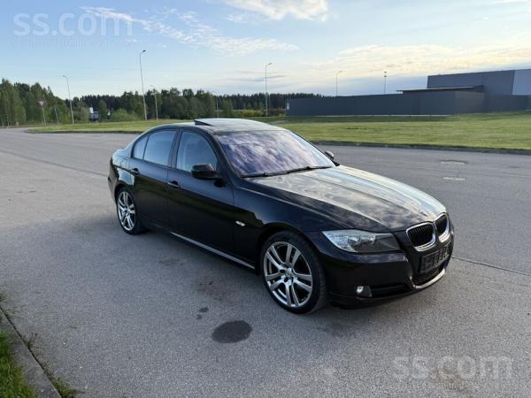 Черный БМВ 320 2009 в Огре, объемом двигателя 2.00 л и пробегом 223 тыс. км за 5500 €, фото 1 на AUTOMOTO.COM.LV