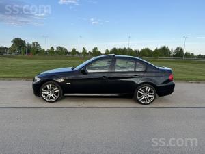 Black BMW 320 2009 in Ogre, with an engine capacity of 2.00 L and mileage of 223 thousand km for 5500 €, photo 4 on AUTOMOTO.COM.LV