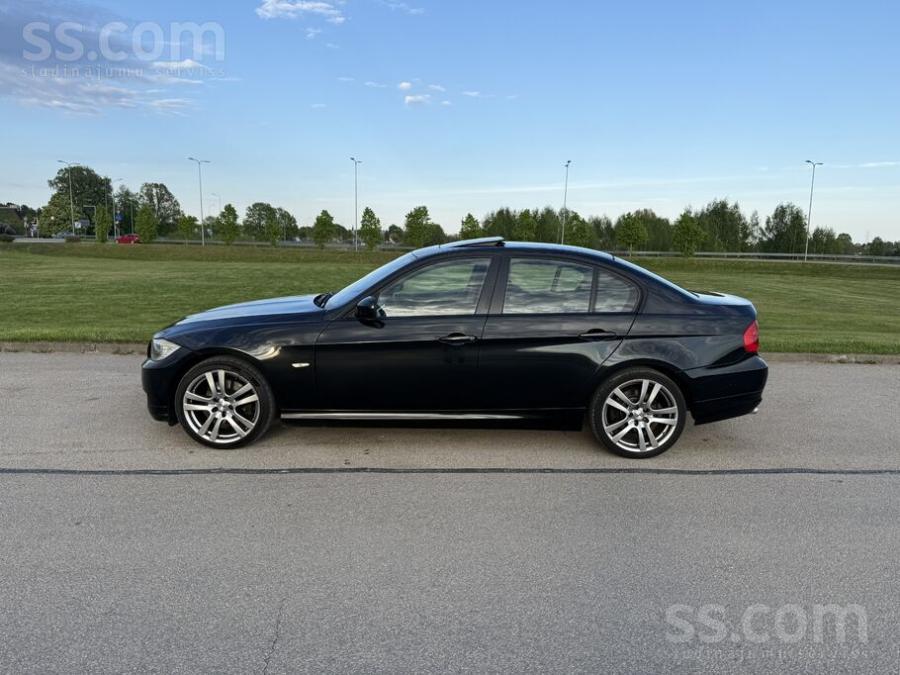 Black BMW 320 2009 in Ogre, with an engine capacity of 2.00 L and mileage of 223 thousand km for 5500 €, photo 4 on AUTOMOTO.COM.LV