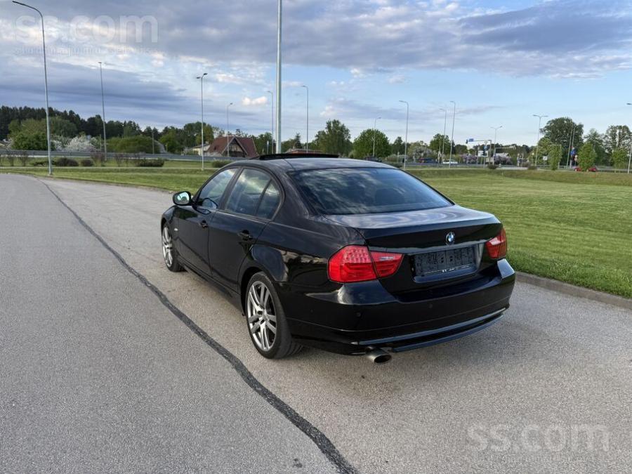 Black BMW 320 2009 in Ogre, with an engine capacity of 2.00 L and mileage of 223 thousand km for 5500 €, photo 5 on AUTOMOTO.COM.LV