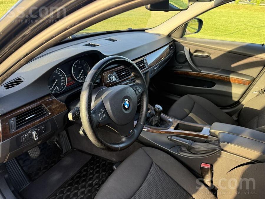 Black BMW 320 2009 in Ogre, with an engine capacity of 2.00 L and mileage of 223 thousand km for 5500 €, photo 7 on AUTOMOTO.COM.LV