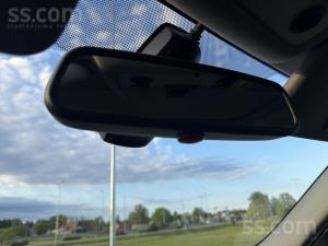 Black BMW 320 2009 in Ogre, with an engine capacity of 2.00 L and mileage of 223 thousand km for 5500 €, photo 16 on AUTOMOTO.COM.LV