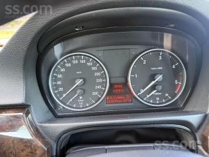 Black BMW 320 2009 in Ogre, with an engine capacity of 2.00 L and mileage of 223 thousand km for 5500 €, photo 20 on AUTOMOTO.COM.LV