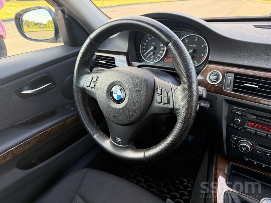 Black BMW 320 2009 in Ogre, with an engine capacity of 2.00 L and mileage of 223 thousand km for 5500 €, photo 21 on AUTOMOTO.COM.LV
