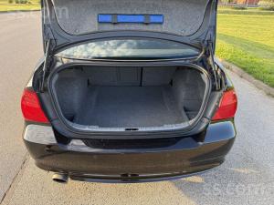 Black BMW 320 2009 in Ogre, with an engine capacity of 2.00 L and mileage of 223 thousand km for 5500 €, photo 22 on AUTOMOTO.COM.LV