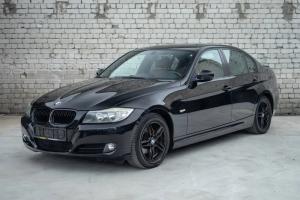 Melns BMW 320 2009 Liepāja, ar dzinēja tilpumu 2.00 L un nobraukumu 259 tūkst. km par 5500 €, foto  vietnē AUTOMOTO.COM.LV