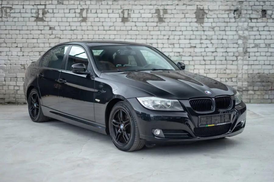 Melns BMW 320 2009 Liepāja, ar dzinēja tilpumu 2.00 L un nobraukumu 259 tūkst. km par 5500 €, foto 6 vietnē AUTOMOTO.COM.LV