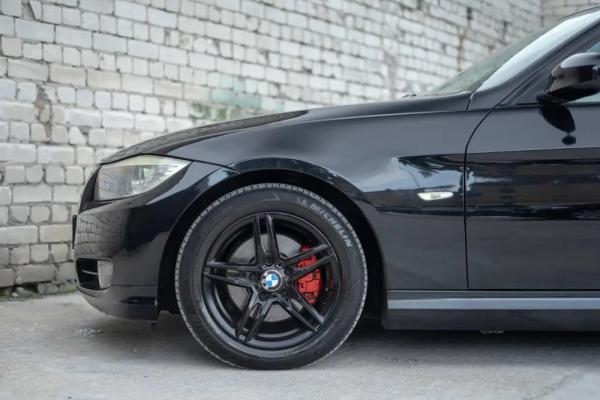 Melns BMW 320 2009 Liepāja, ar dzinēja tilpumu 2.00 L un nobraukumu 259 tūkst. km par 5500 €, foto 7 vietnē AUTOMOTO.COM.LV