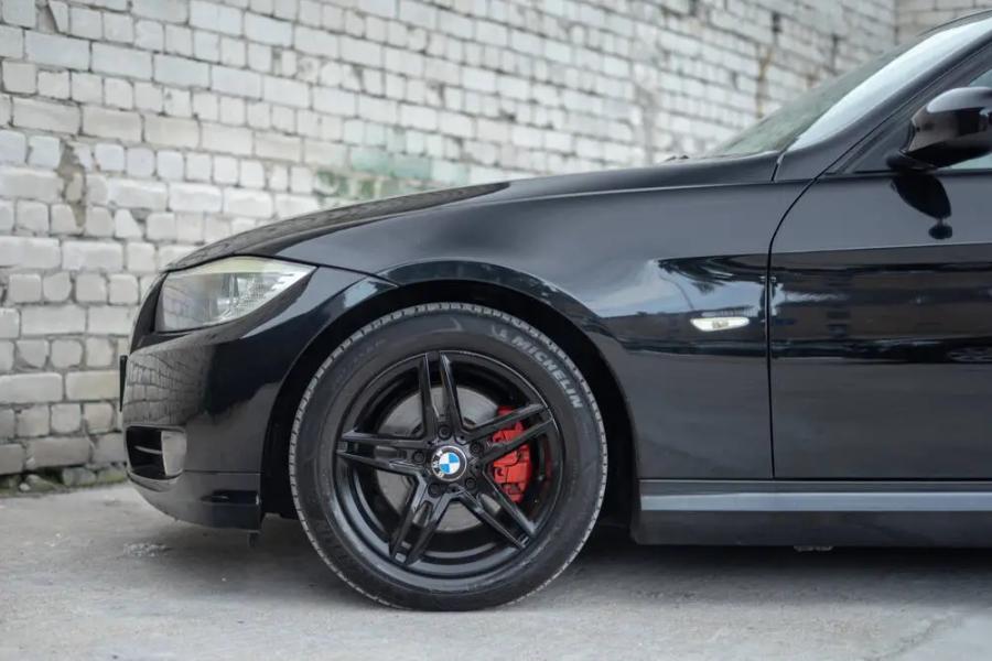 Melns BMW 320 2009 Liepāja, ar dzinēja tilpumu 2.00 L un nobraukumu 259 tūkst. km par 5500 €, foto 8 vietnē AUTOMOTO.COM.LV