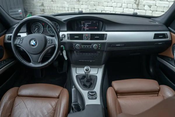 Melns BMW 320 2009 Liepāja, ar dzinēja tilpumu 2.00 L un nobraukumu 259 tūkst. km par 5500 €, foto 9 vietnē AUTOMOTO.COM.LV