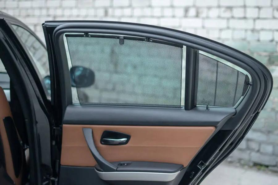 Melns BMW 320 2009 Liepāja, ar dzinēja tilpumu 2.00 L un nobraukumu 259 tūkst. km par 5500 €, foto 19 vietnē AUTOMOTO.COM.LV