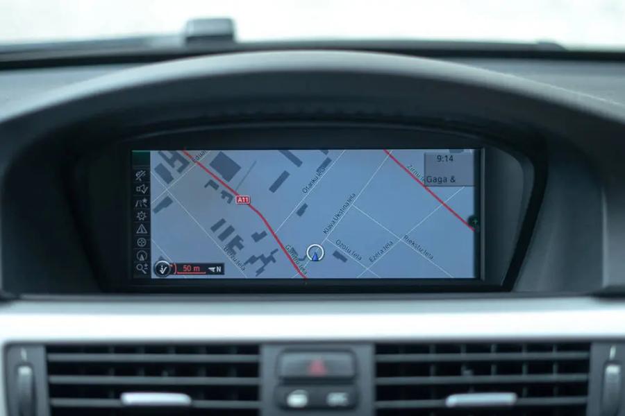 Melns BMW 320 2009 Liepāja, ar dzinēja tilpumu 2.00 L un nobraukumu 259 tūkst. km par 5500 €, foto 29 vietnē AUTOMOTO.COM.LV