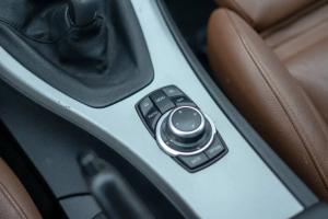 Melns BMW 320 2009 Liepāja, ar dzinēja tilpumu 2.00 L un nobraukumu 259 tūkst. km par 5500 €, foto 30 vietnē AUTOMOTO.COM.LV