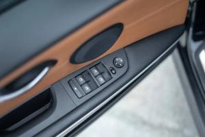 Melns BMW 320 2009 Liepāja, ar dzinēja tilpumu 2.00 L un nobraukumu 259 tūkst. km par 5500 €, foto 31 vietnē AUTOMOTO.COM.LV