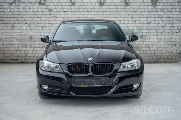 Melns BMW 320 2009 Liepāja, ar dzinēja tilpumu 2.00 L un nobraukumu 259 tūkst. km par 5500 €, foto 2 vietnē AUTOMOTO.COM.LV