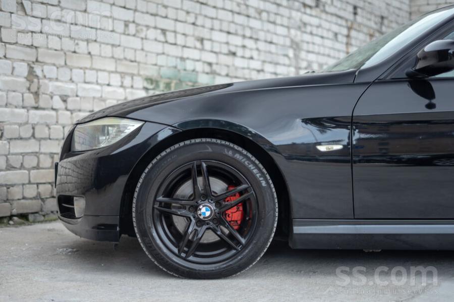 Melns BMW 320 2009 Liepāja, ar dzinēja tilpumu 2.00 L un nobraukumu 259 tūkst. km par 5500 €, foto 8 vietnē AUTOMOTO.COM.LV