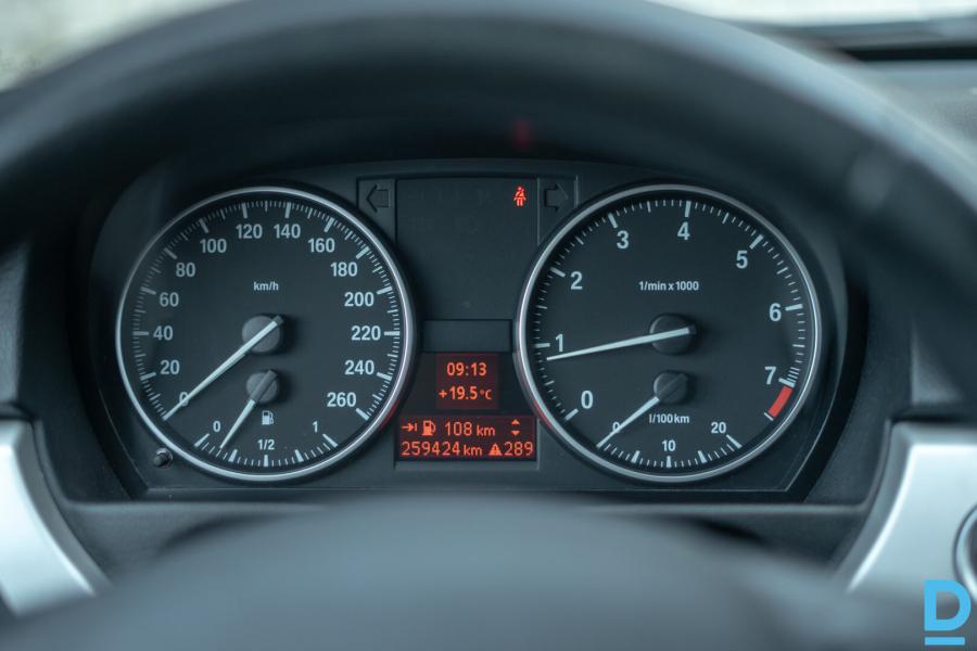 Melns BMW 320 2009 Liepāja, ar dzinēja tilpumu 2.00 L un nobraukumu 259 tūkst. km par 5500 €, foto 9 vietnē AUTOMOTO.COM.LV