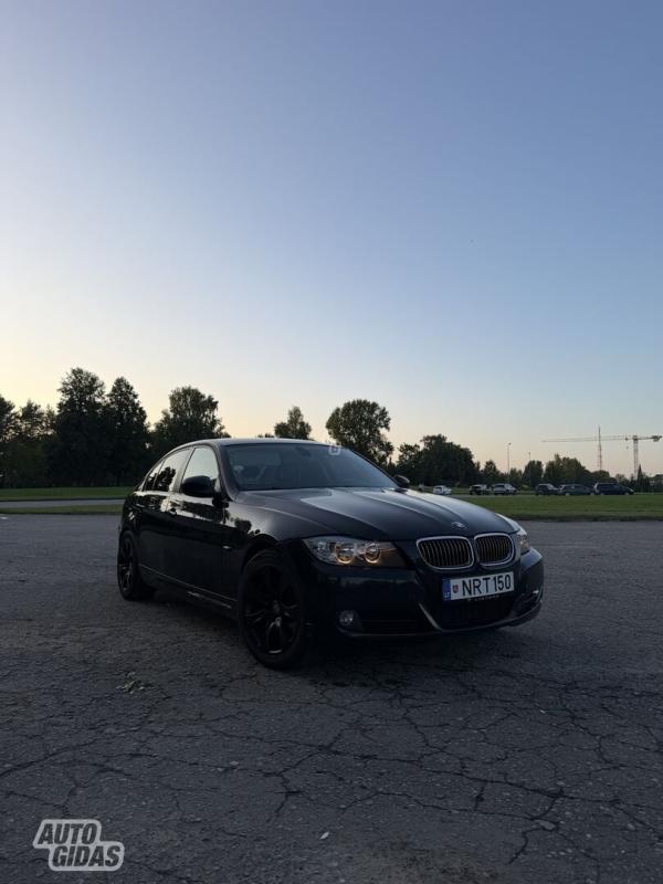 Black BMW 320 2009 in Mazeikiai, with an engine capacity of 2.00 L and mileage of 289 thousand km for 4500 €, photo 2 on AUTOMOTO.COM.LV