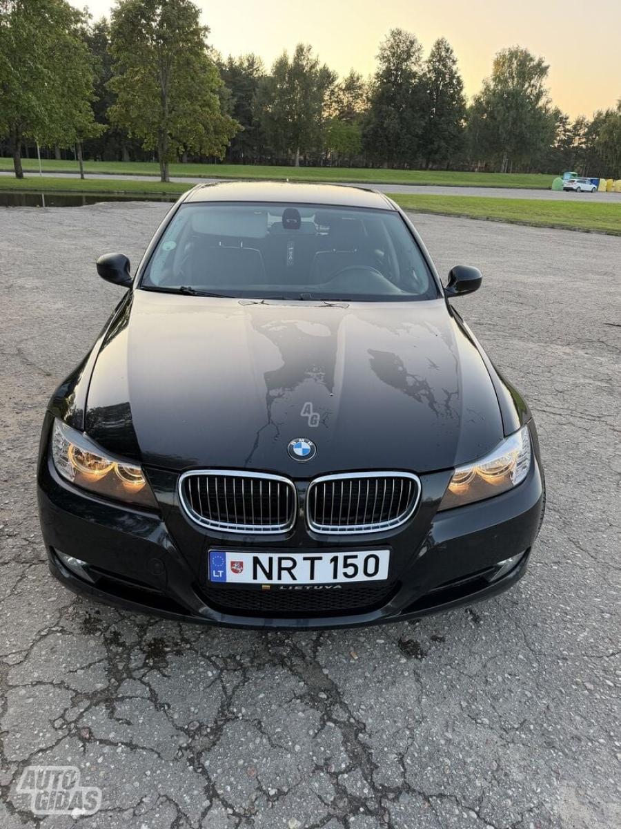 Black BMW 320 2009 in Mazeikiai, with an engine capacity of 2.00 L and mileage of 289 thousand km for 4500 €, photo 4 on AUTOMOTO.COM.LV