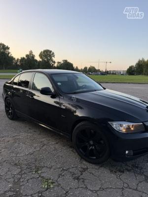Black BMW 320 2009 in Mazeikiai, with an engine capacity of 2.00 L and mileage of 289 thousand km for 4500 €, photo 6 on AUTOMOTO.COM.LV