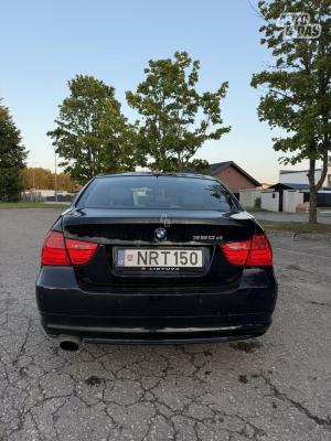 Black BMW 320 2009 in Mazeikiai, with an engine capacity of 2.00 L and mileage of 289 thousand km for 4500 €, photo 8 on AUTOMOTO.COM.LV