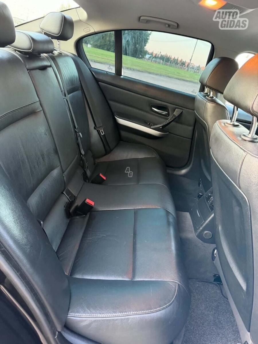 Black BMW 320 2009 in Mazeikiai, with an engine capacity of 2.00 L and mileage of 289 thousand km for 4500 €, photo 16 on AUTOMOTO.COM.LV