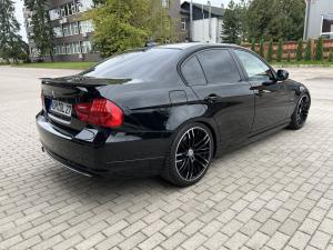 Melns BMW 320 2009 Marijampole, ar dzinēja tilpumu 2.00 L un nobraukumu 289 tūkst. km par 5550 €, foto 4 vietnē AUTOMOTO.COM.LV