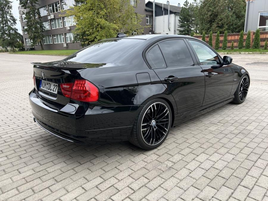 Melns BMW 320 2009 Marijampole, ar dzinēja tilpumu 2.00 L un nobraukumu 289 tūkst. km par 5550 €, foto 4 vietnē AUTOMOTO.COM.LV
