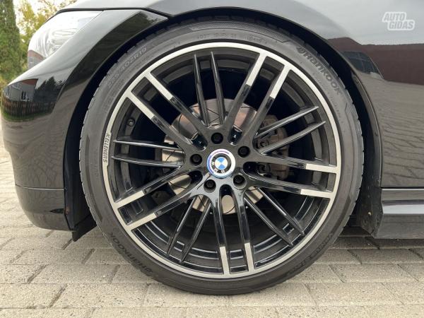 BMW 320 2009 in Marijampole on AUTOMOTO.COM.LV Black BMW 320 2009 in Marijampole, with an engine capacity of 2.00 L and mileage of 289 thousand km for 5550 €, photo 6 on AUTOMOTO.COM.LV