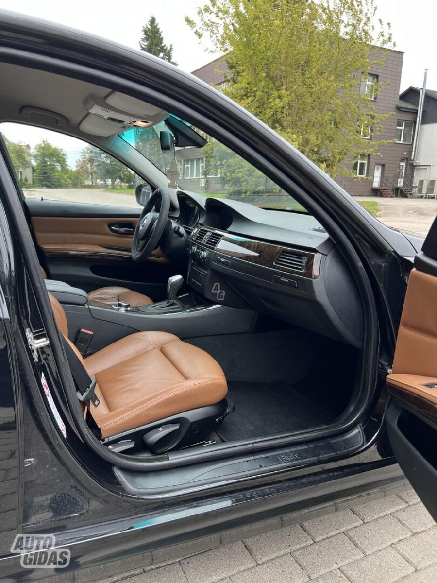 Melns BMW 320 2009 Marijampole, ar dzinēja tilpumu 2.00 L un nobraukumu 289 tūkst. km par 5550 €, foto 9 vietnē AUTOMOTO.COM.LV
